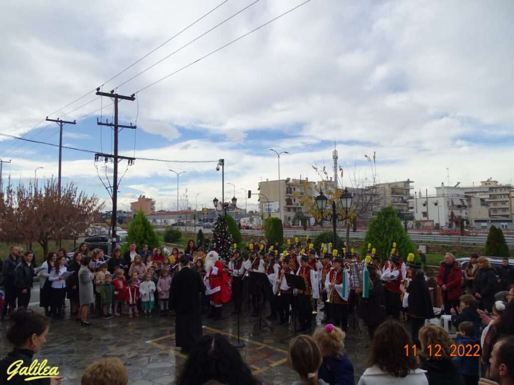 2022 11 ΔΕΚ. ΦΩΤΟ. ΤΟ ΑΝΑΜΜΑ ΤΟΥ ΔΕΝΤΡΟΥ ΤΩΝ ΧΡΙΣΤΟΥΓΕΝΝΩΝ ΣΤΟΝ Ι.ΝΑΟ ...